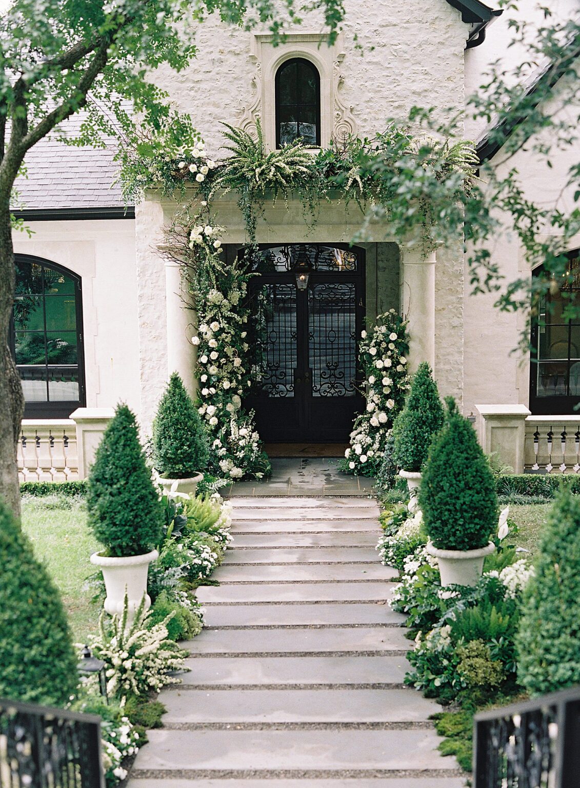 Elegant Wedding in Dallas at Bride's Childhood Home: Part Two - Kelly ...